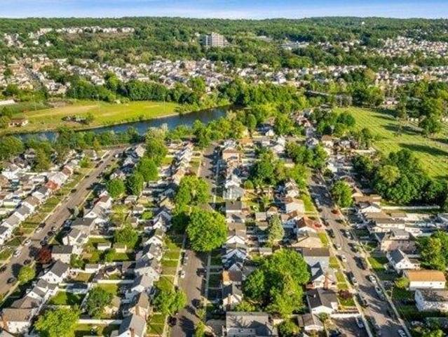 4 bedroom, Paterson NJ 07502 104539125