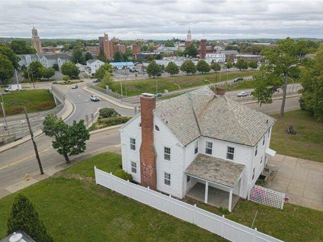 4 bedroom, Pawtucket RI 02860 104605194