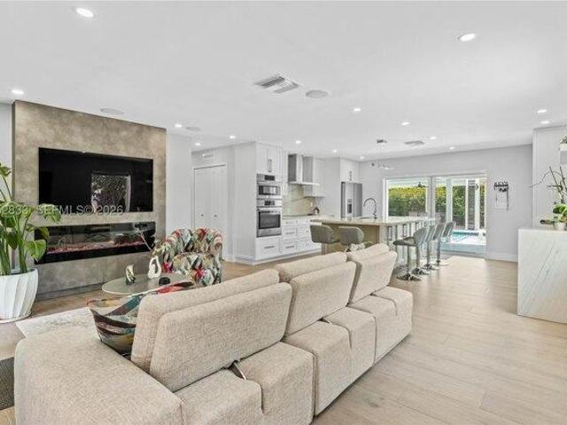 4 bedroom, Palmetto Bay FL 33158 104898822
