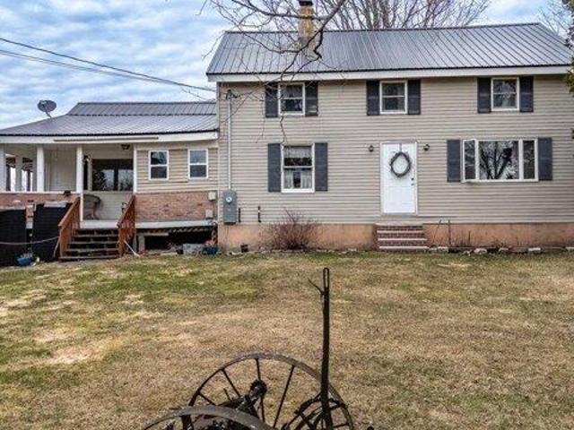 4 bedroom, Palmyra ME 04965 LS103125858