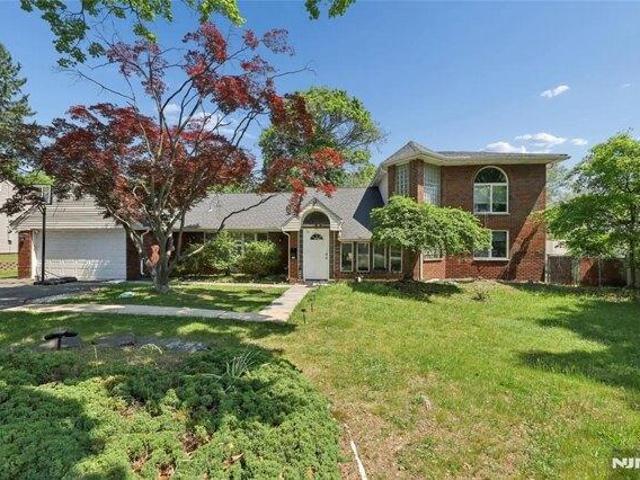 4 bedroom, Paramus NJ 07652 105143530