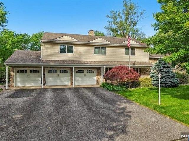 4 bedroom, Paramus NJ 07652 LS102775456