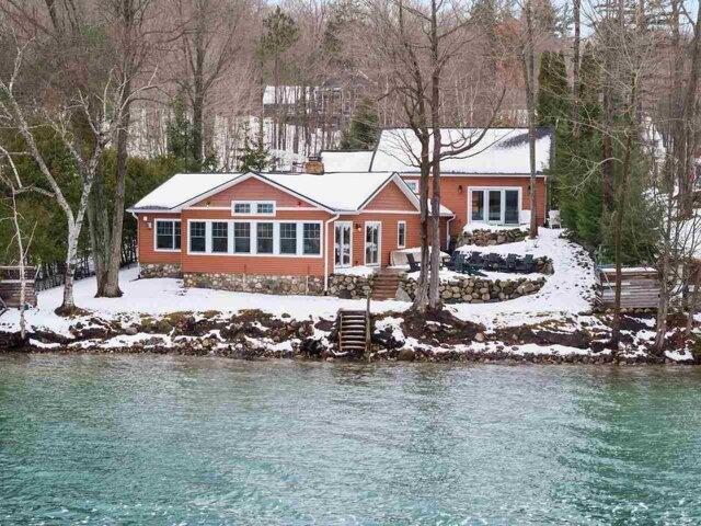 4 bedroom, Petoskey MI 49770 88388004