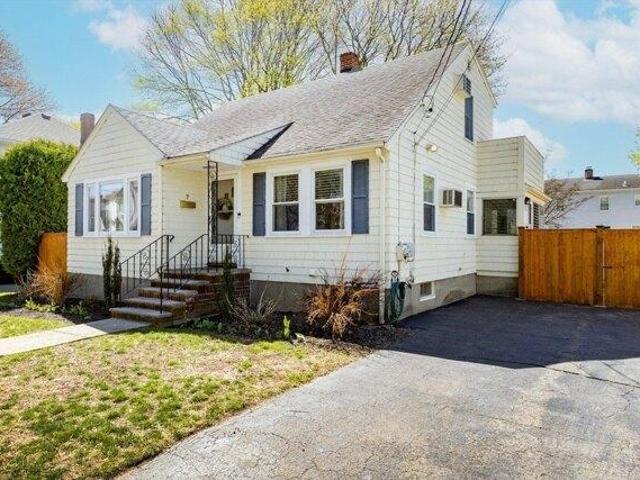 4 bedroom, Peabody MA 01960 102345603