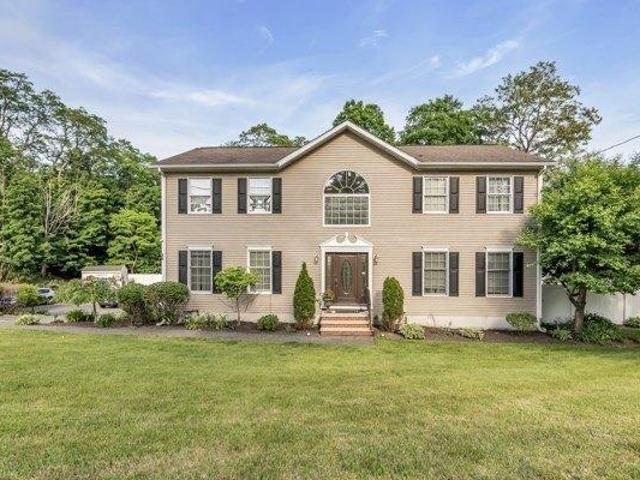 4 bedroom, Peabody MA 01960 104077711