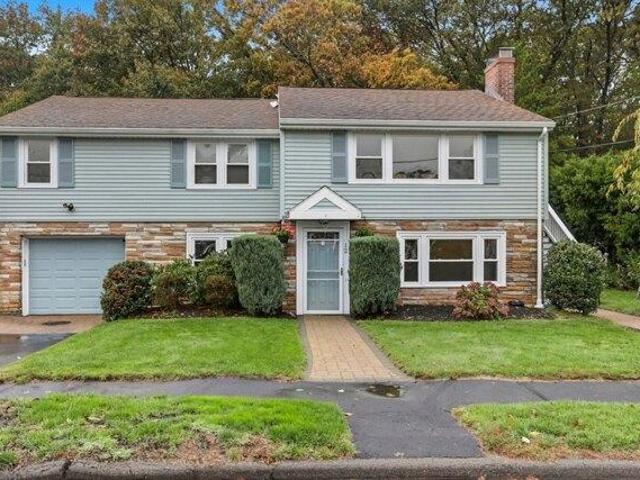 4 bedroom, Peabody MA 01960 104078391