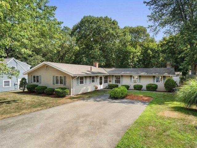 4 bedroom, Peabody MA 01960 104191933