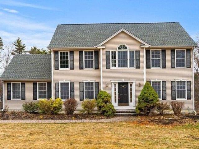 4 bedroom, Pelham NH 03076 LS102345554