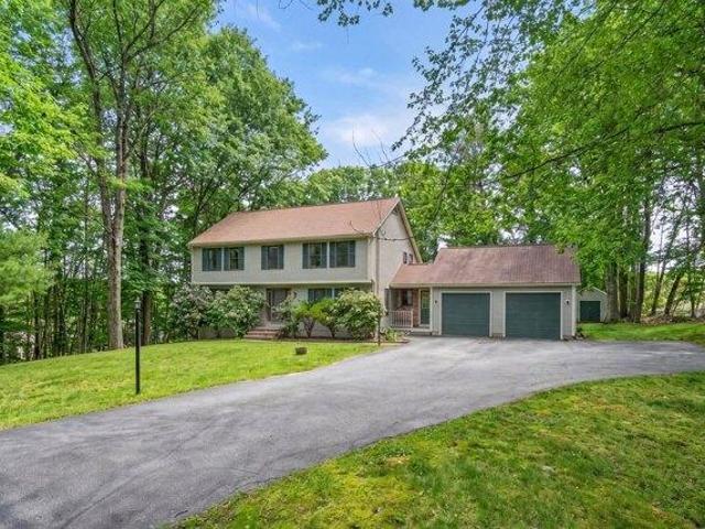 4 bedroom, Pelham NH 03076 LS102445950