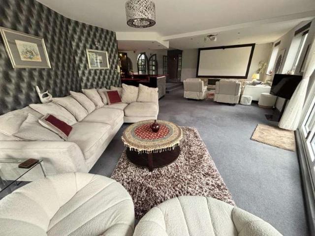 4 Bedroom Penthouse Flat