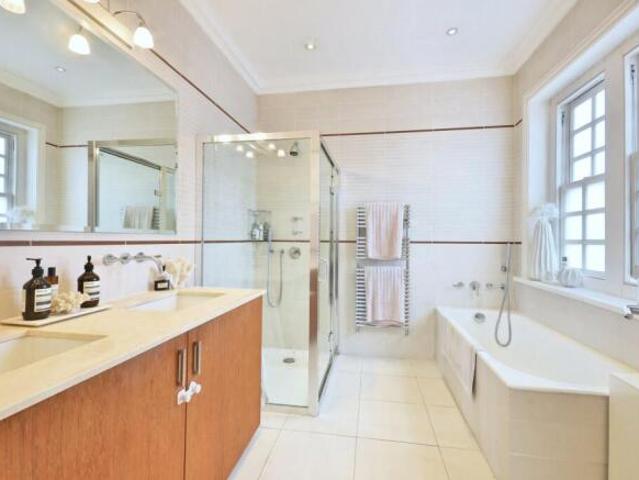4 bedroom penthouse for rent in Bracknell Gardens, London, NW3