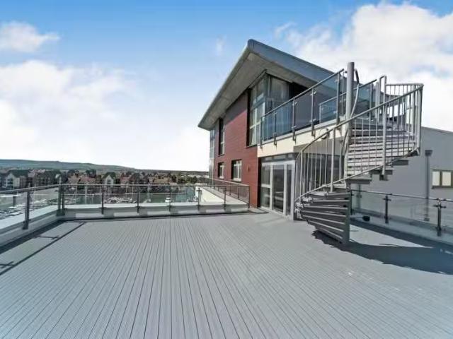4 bedroom penthouse for sale in Midway Quay, Eastbourne, BN23
