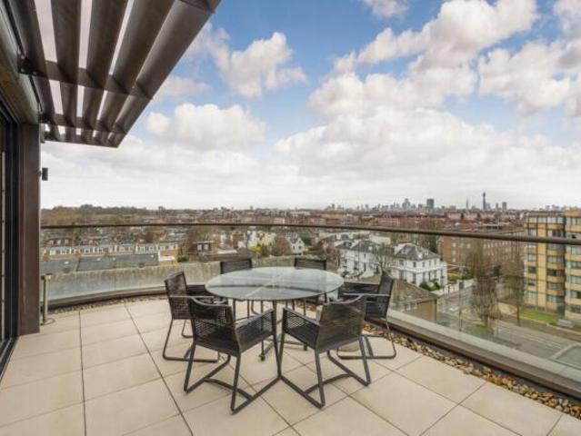 4 bedroom penthouse for sale in Finchley Road, London, NW8