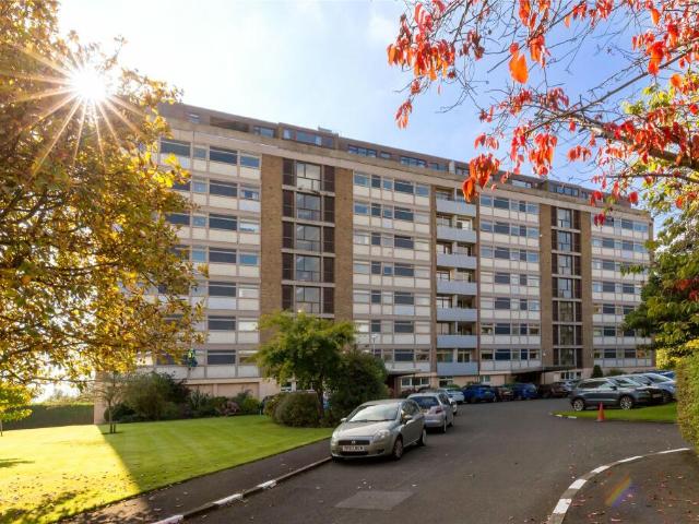4 bedroom penthouse for sale in Ravelston House Park, Edinburgh, Midlothian, EH4