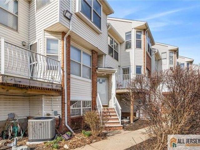 4 bedroom, Perth Amboy NJ 08861 LS102317900