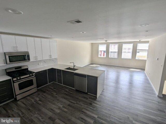 4 bedroom, Philadelphia PA 19139 88446253