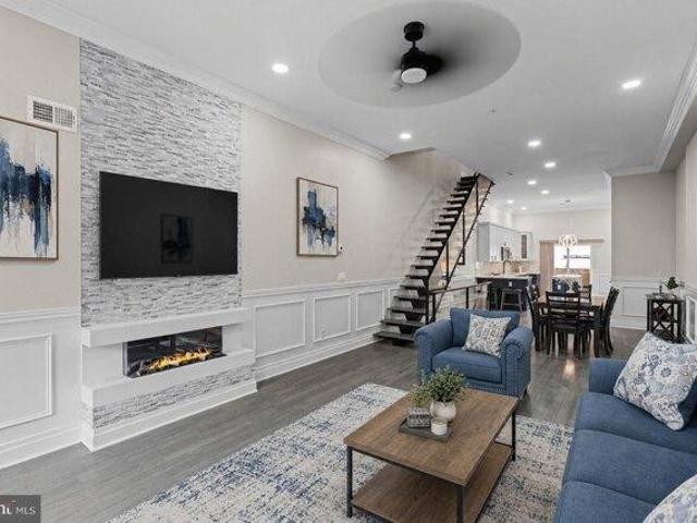 4 bedroom, Philadelphia PA 19147 103622951