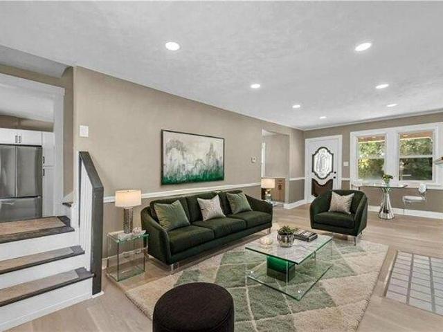 4 bedroom, Pittsburgh PA 15227 104900786