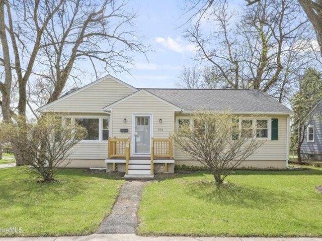 4 bedroom, Pittsfield MA 01201 102634106