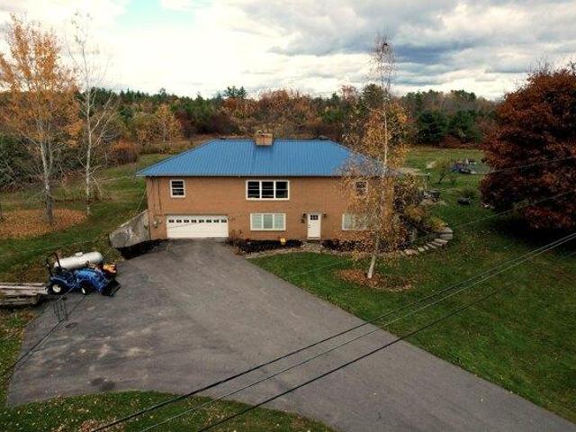 4 bedroom, Pittsfield ME 04967 102313183