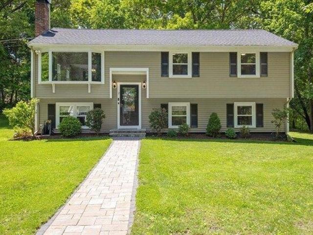 4 bedroom, Plymouth MA 02360 104113589
