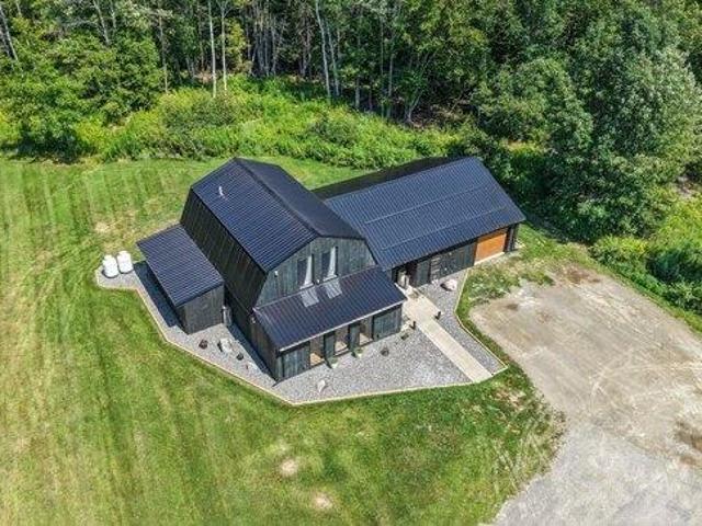 4 bedroom, Plymouth ME 04969 105126873