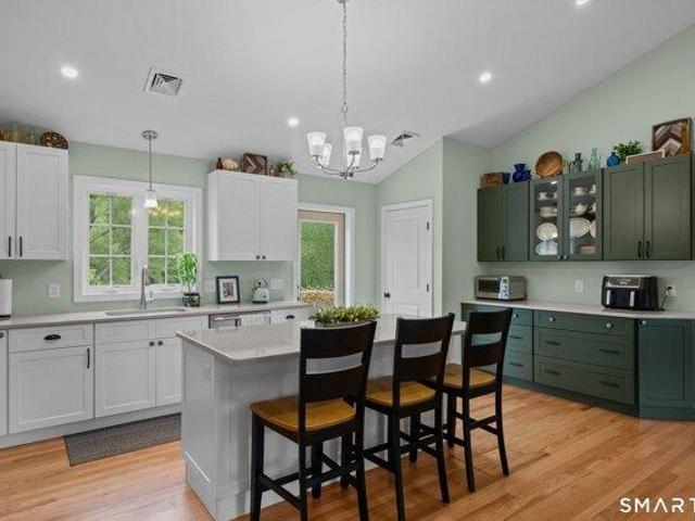 4 bedroom, Plainfield CT 06354 104607664