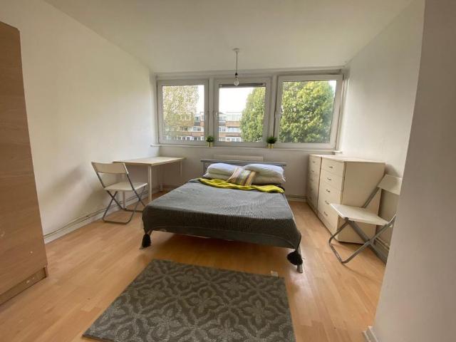 4 Bedroom, Prichard Court, N7