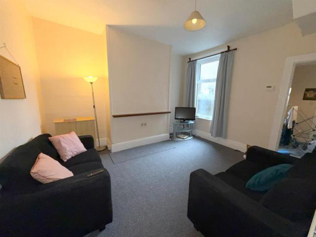 4 bedroom private hall for rent in 72 Coulston Road, Lancaster, LA1