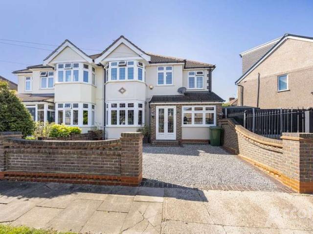 4 Bedroom Property