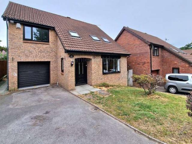 4 Bedroom Property