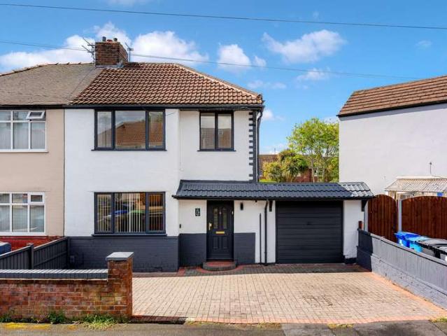 4 Bedroom Property