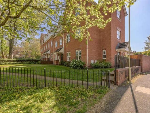 4 Bedroom Property
