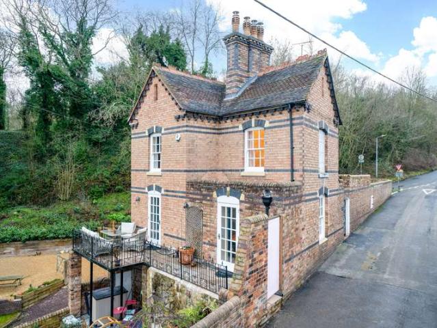 4 Bedroom Property
