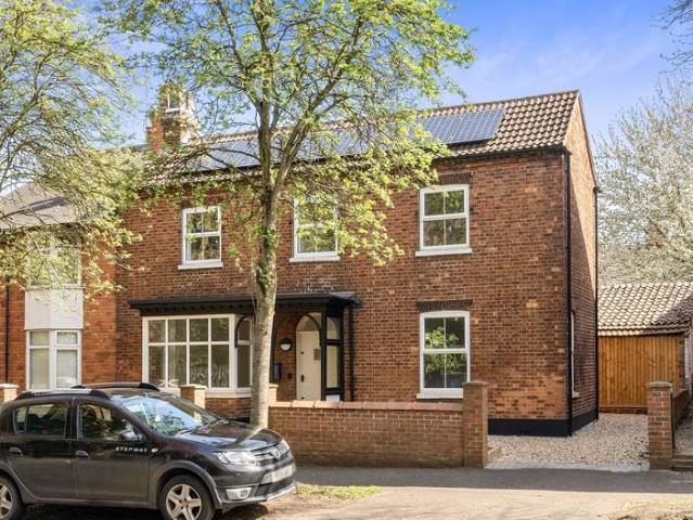 4 Bedroom Property