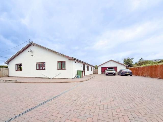 4 Bedroom Property