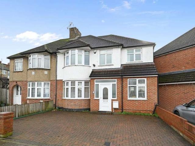 4 Bedroom Property