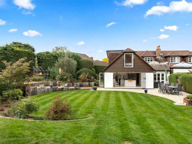4 Bedroom Property