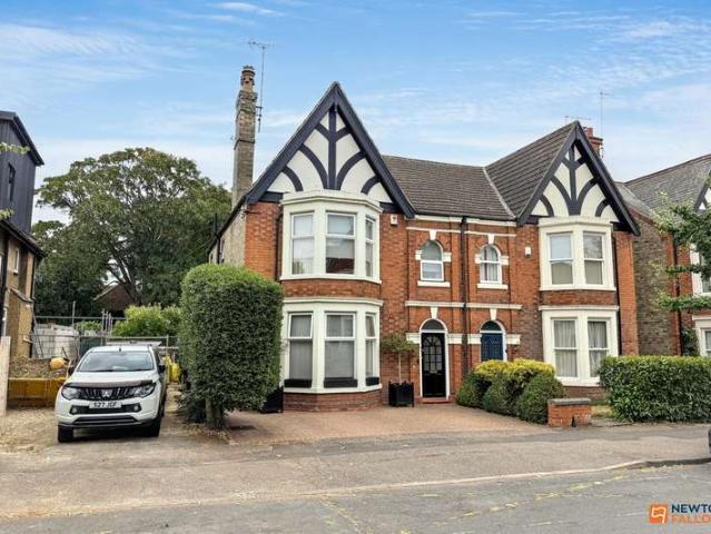 4 Bedroom Property