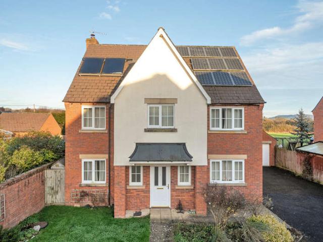 4 Bedroom Property