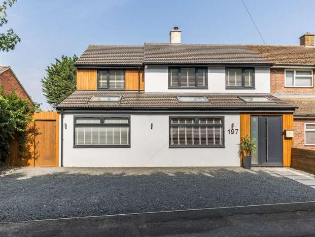 4 Bedroom Property