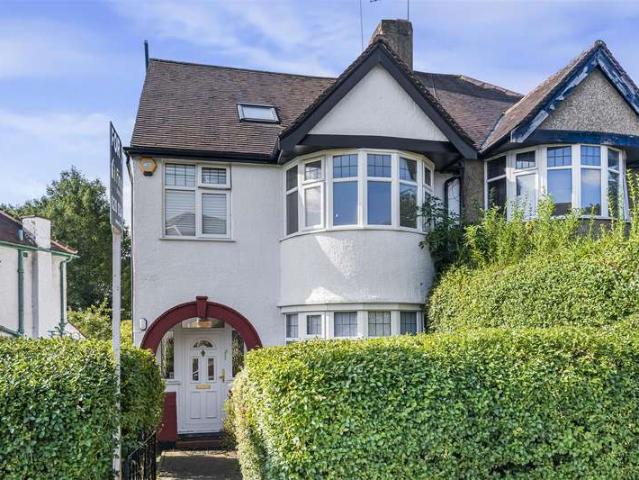 4 Bedroom Property