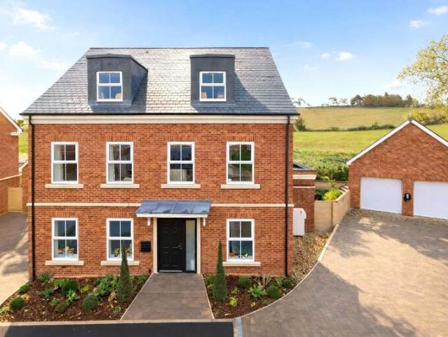 4 Bedroom Property