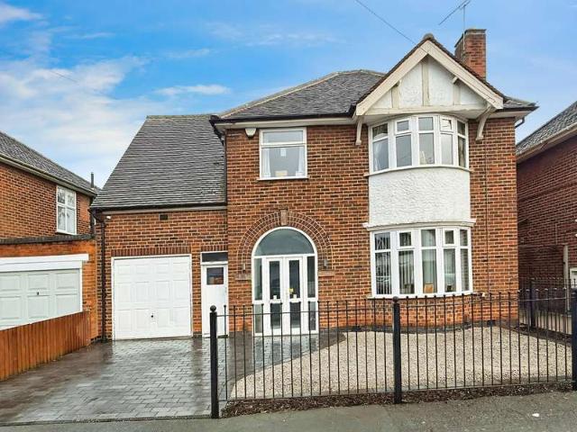 4 Bedroom Property