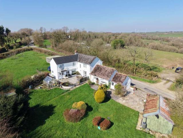 4 Bedroom Property