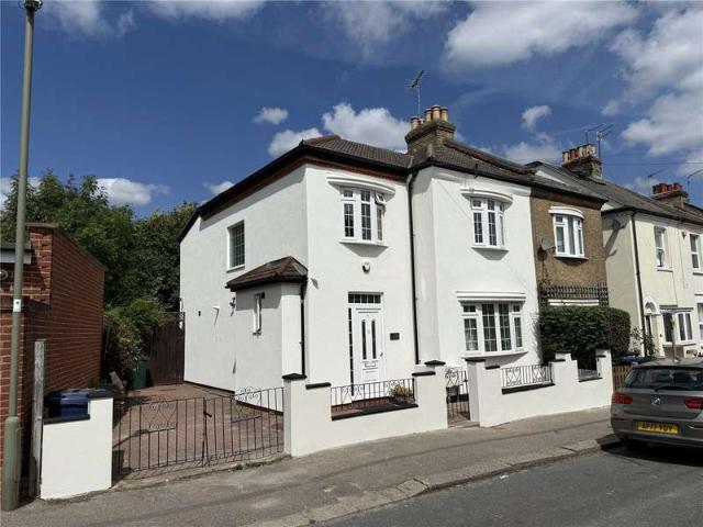 4 Bedroom Property