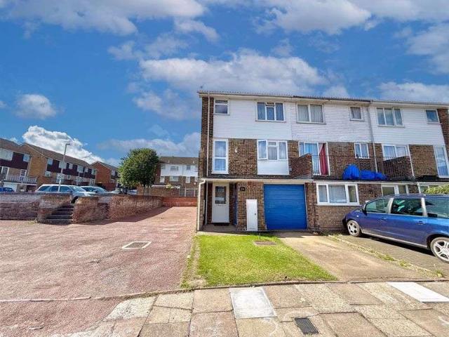 4 Bedroom Property