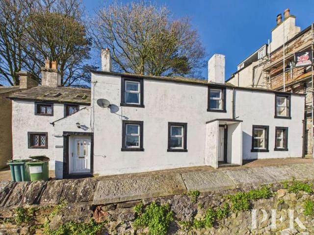 4 Bedroom Property