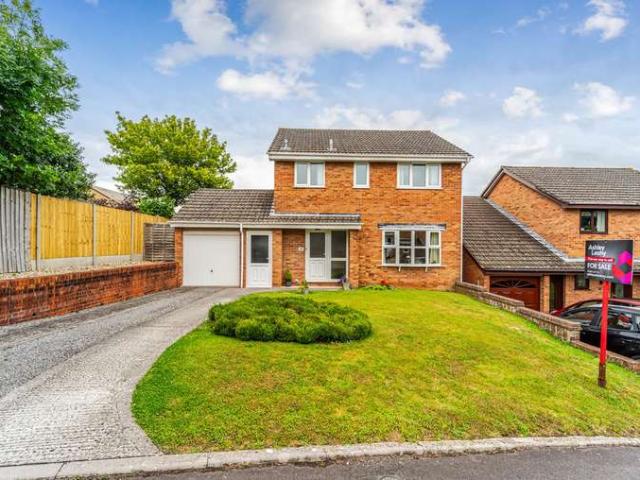 4 Bedroom Property