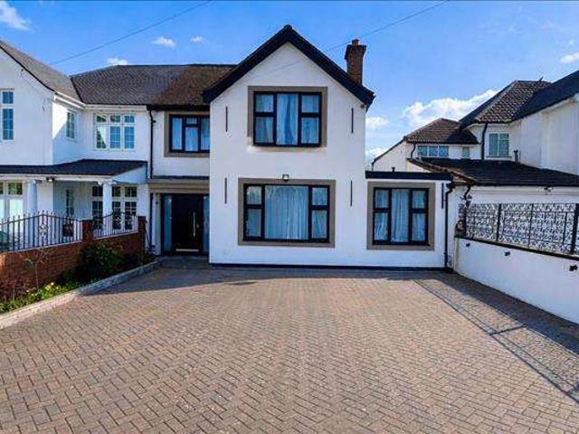 4 Bedroom Property